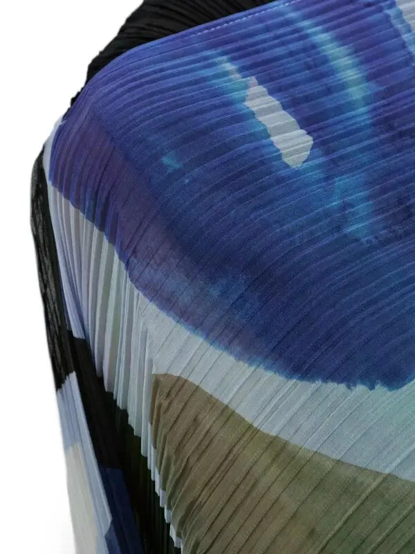Issey Miyake Abstract-print Pleated Top - Blue