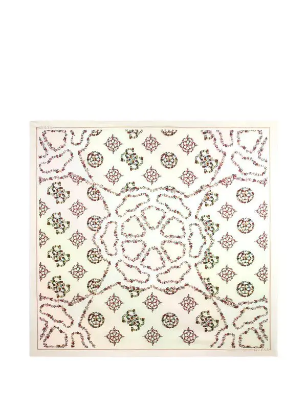 Guess Kefiah Max Scarf 130x130 - Neutrals