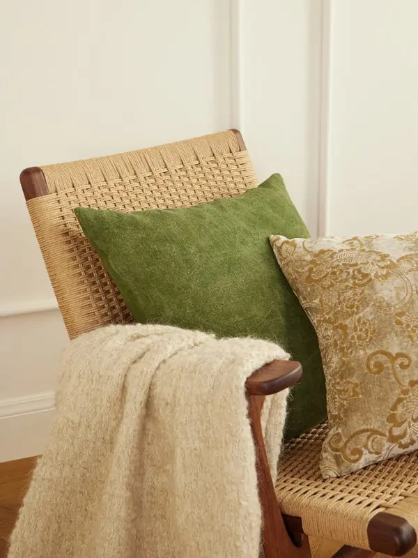 THE HOUSE OF LYRIA Anesio Linen Cushion - Green