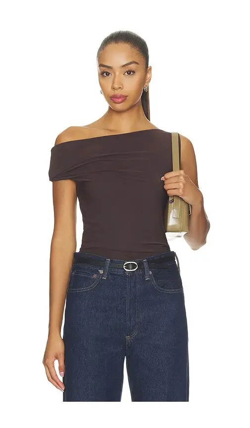 AGOLDE Carlin Top In . Also