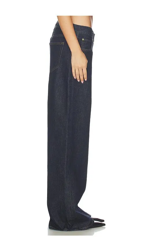 FRAME The Pixie Petite Leo Jeans In . Also