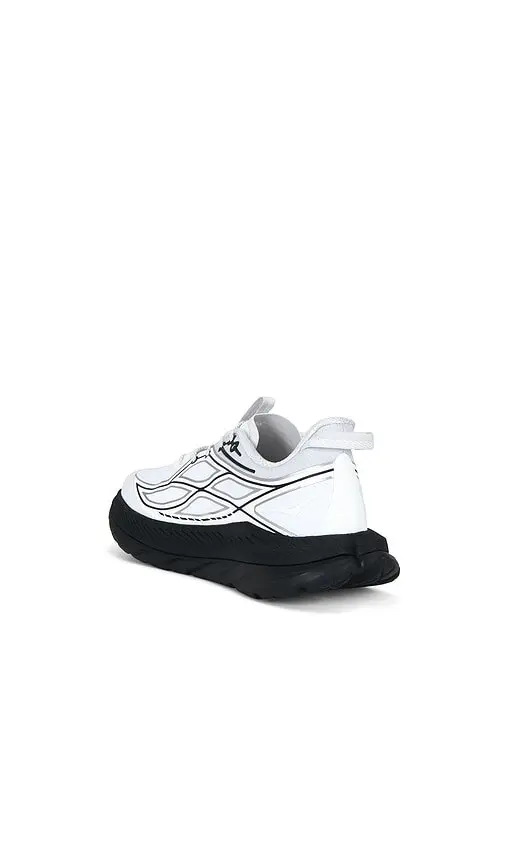 HOKA® Mach Remastered Sneaker In . Also
