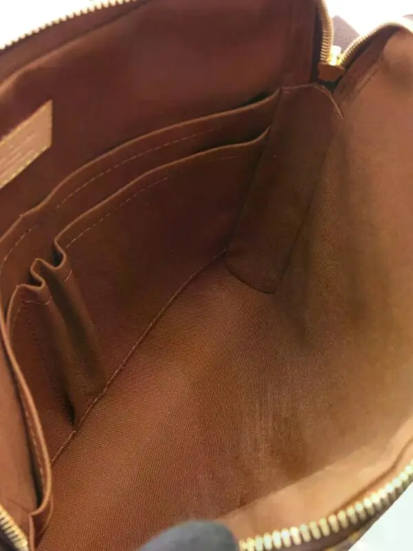LOUIS VUITTON Monogram Trotteur Beaubourg Cross Body Bag