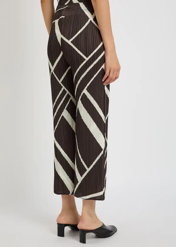 Issey Miyake Pleated Printed Woven Cropped Trousers