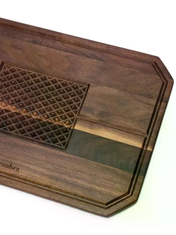 WOODSEA Medium Castle Geometric-carved Walnut Chopping Board