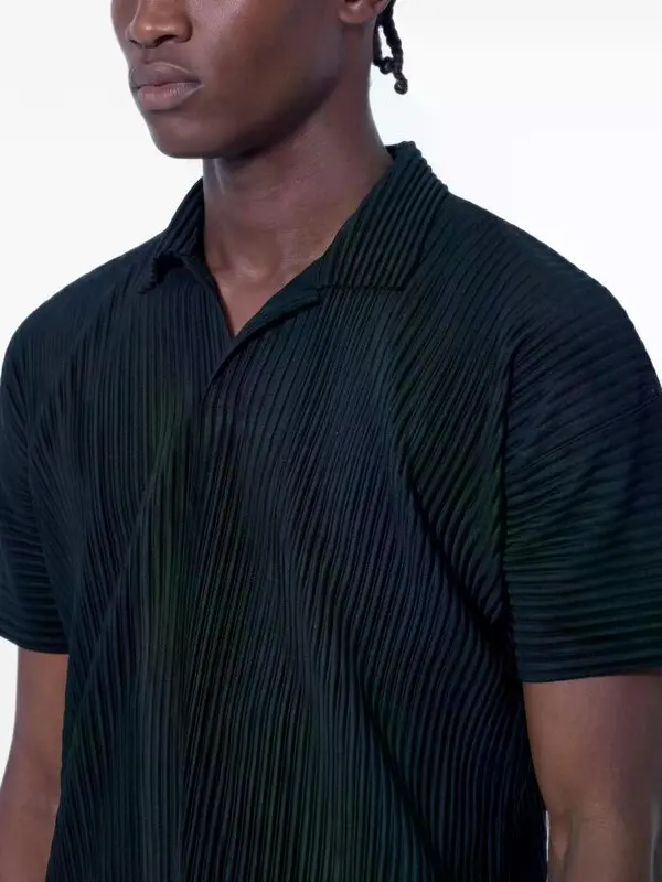 Issey Miyake Plissé-effect T-shirt - Black
