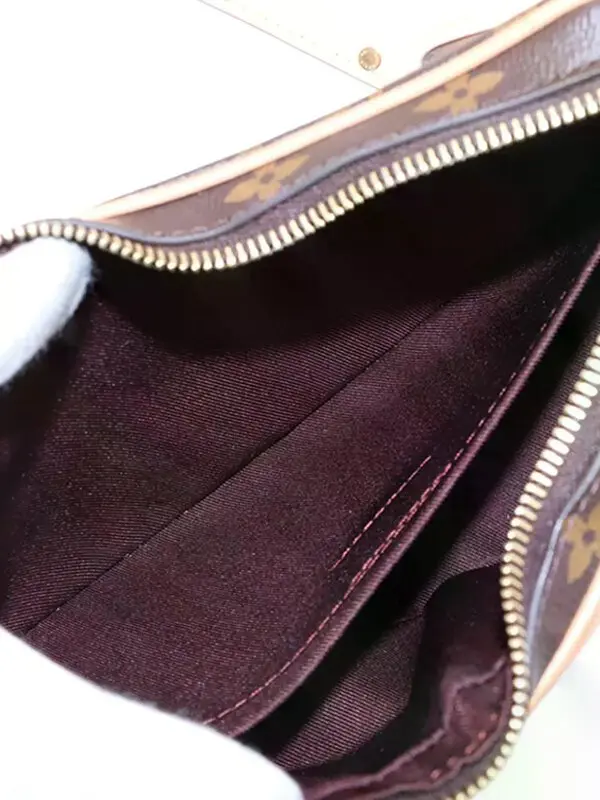 LOUIS VUITTON 2021-2026 Monogram Croissant Mm Shoulder Bag