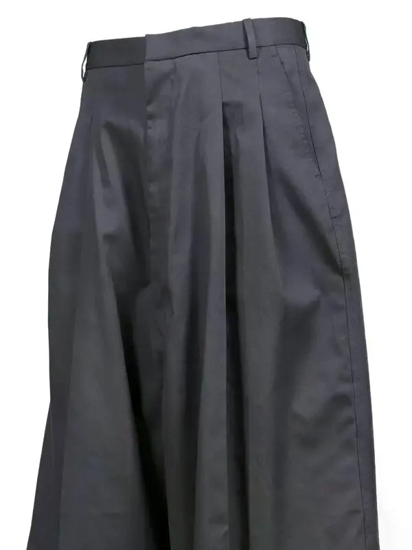 LỰU ĐẠN Lowline Pleated Trousers