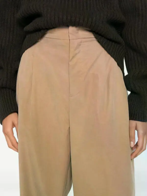WHITE SAND Pleated Wide-leg Trousers