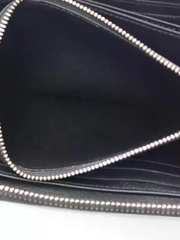LOUIS VUITTON 2019 Epi Zippy Wallet
