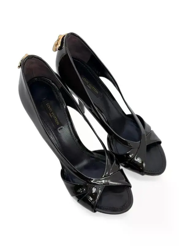LOUIS VUITTON Lock-detail Cutout Pumps