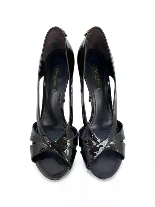LOUIS VUITTON Lock-detail Cutout Pumps
