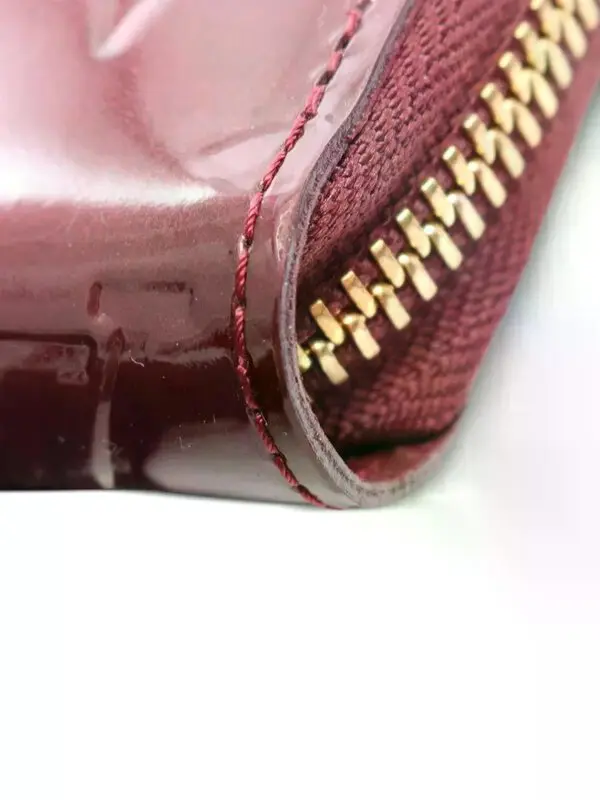 LOUIS VUITTON 2010 Zippy Monogram Vernis Wallet - Red