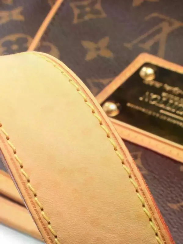 LOUIS VUITTON Monogram Galliera Shoulder Bag
