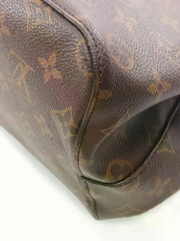 LOUIS VUITTON Monogram Neo Noé Shoulder Bag