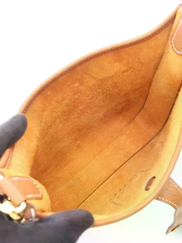 Hermès 23 Evelyne Leather Shoulder Bag