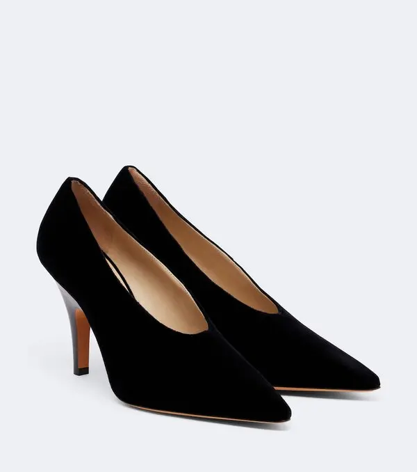 Le Monde Beryl Petra Velvet Pumps