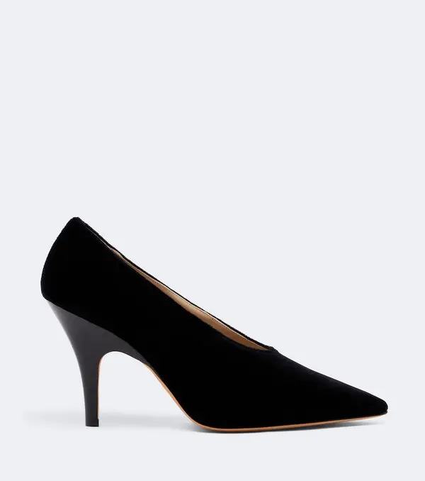 Le Monde Beryl Petra Velvet Pumps