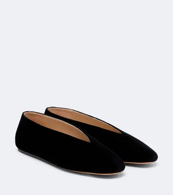 Le Monde Beryl Olympia Velvet Ballet Flats
