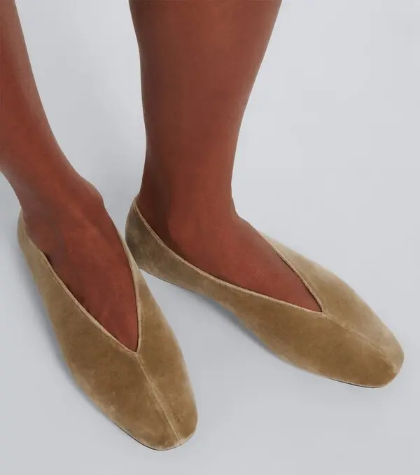 Le Monde Beryl Olympia Velvet Ballet Flats