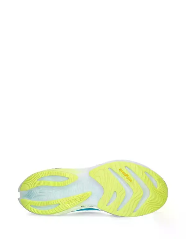 Sketchers Aero Spark Sneakers