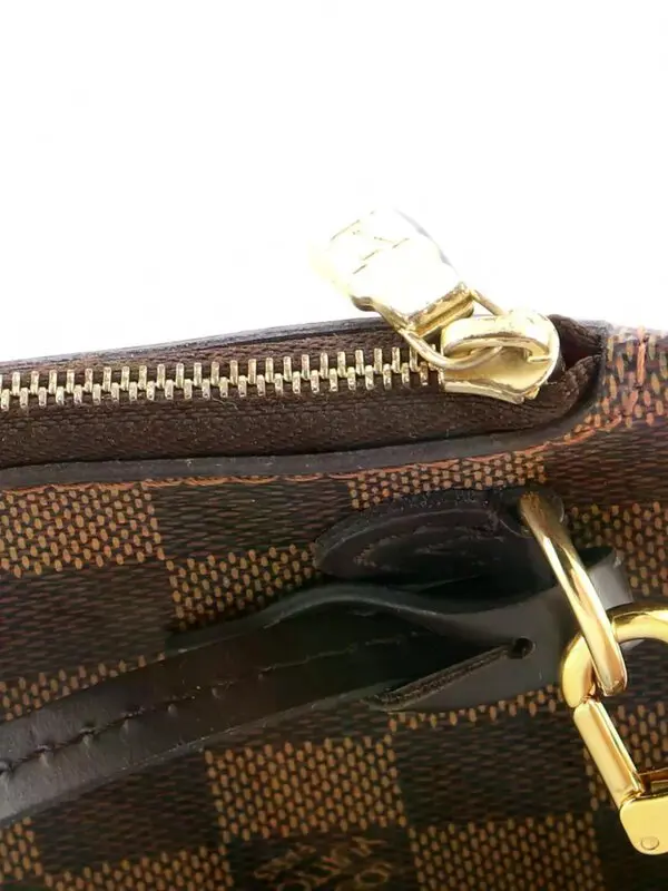 LOUIS VUITTON Chain Wristlet Pochette Damier Clutch Bag