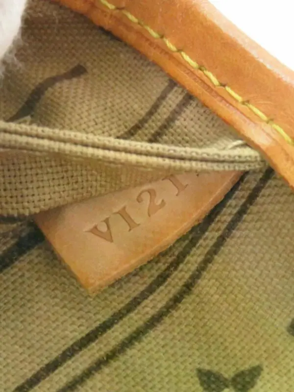 LOUIS VUITTON 2011 Monogram Neverfull Pm Tote Bag