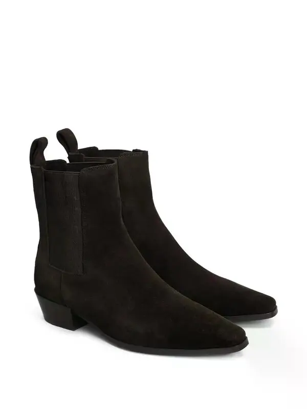 STRATEGIA SHOES Pointed-toe Chelsea Boots