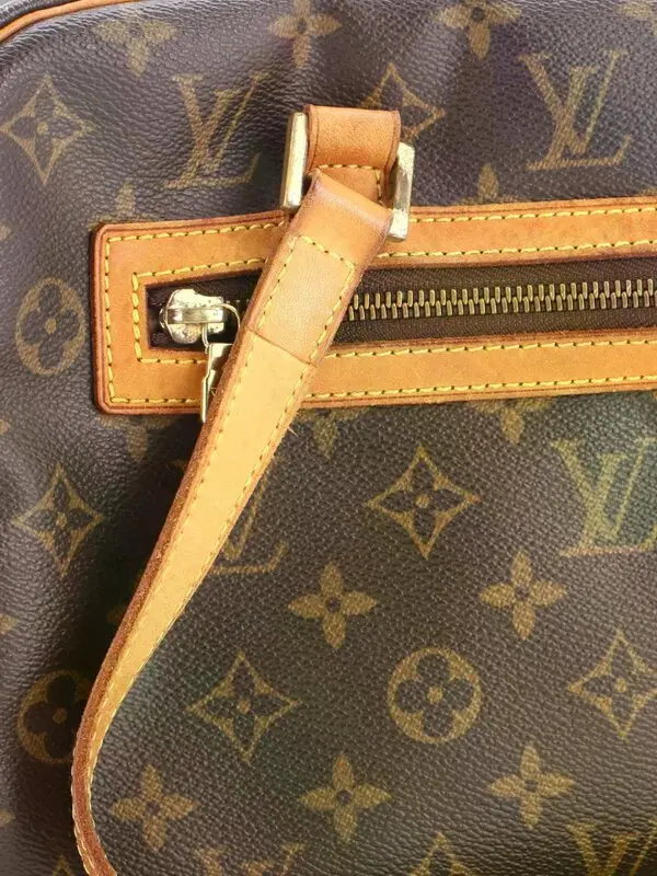 LOUIS VUITTON Monogram Canvas Gm Shoulder Bag
