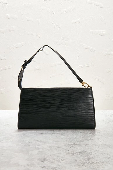 LOUIS VUITTON Epi Pochette Accessoires 24 Shoulder Bag