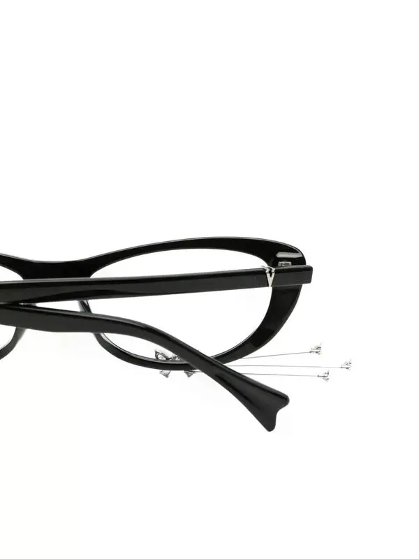 YVMIN Embellished Cat-eye Sunglasses