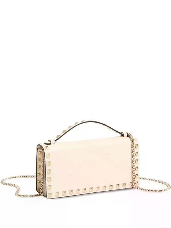 Valentino Garavani Rockstud Wallet With Chain In Grainy Calfskin - Neutrals