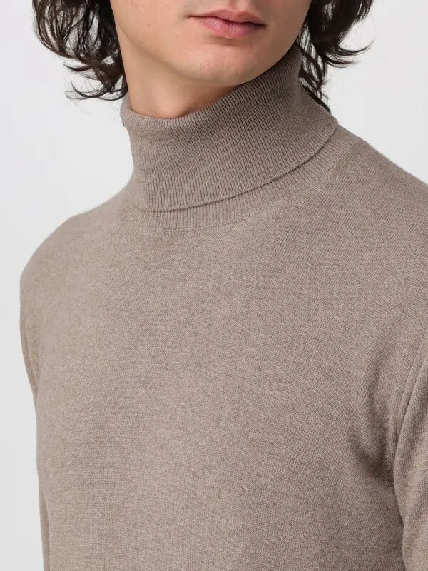 DRUMOHR Long-sleeved Turtleneck In A Soft Wool And Cashmere Blend - Brown