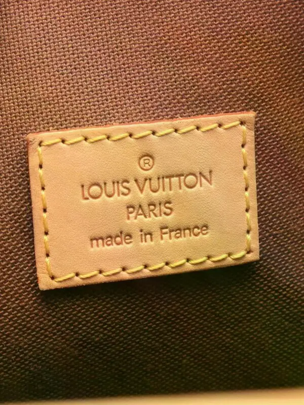 LOUIS VUITTON 2005 Monogram Batignolles Vertical Pm Handbag