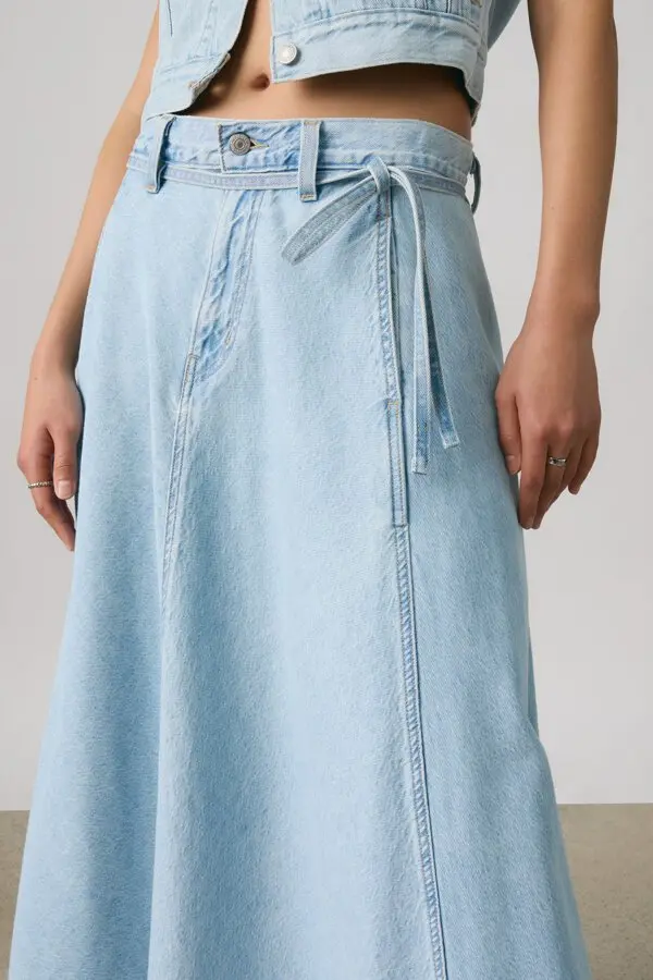 LEVI'S Xl Lightweight Skirt
