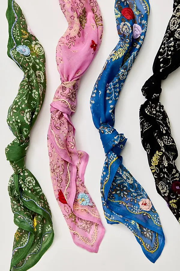 Chan Luu Embroidered Floral Bandana At - Jet Black