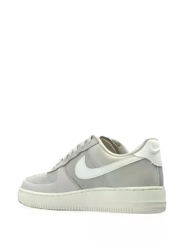 Nike Air Force 1 Retro Sneakers