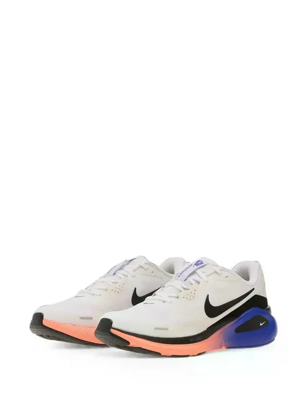 Nike Structure 26 Sneakers