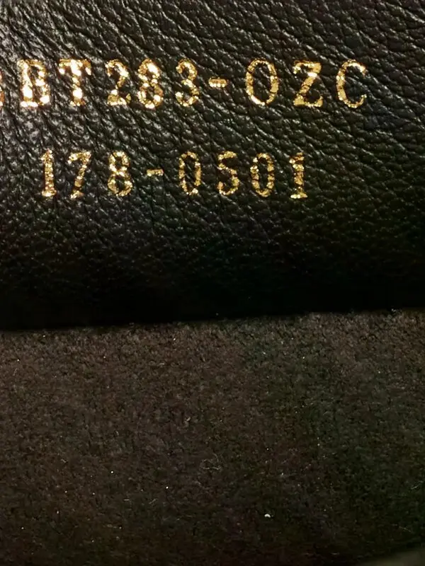 Fendi Medium Kan I Scalloped Shoulder Bag