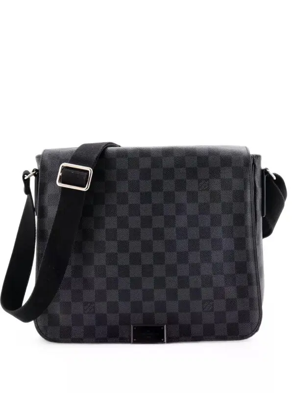 LOUIS VUITTON Damier Graphite Gm Messenger Bag