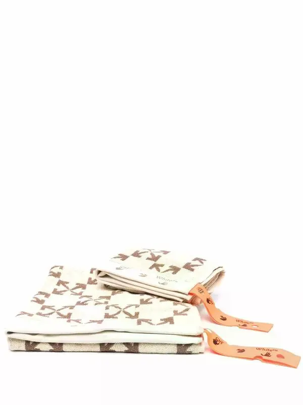 Off-White Arrows Pattern Towel Set - Neutrals
