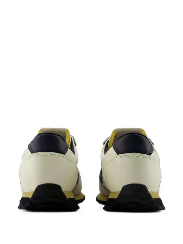 NEW BALANCE 471 Tennis Shoes