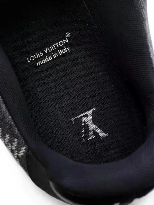 LOUIS VUITTON Trainer Sneakers - Grey