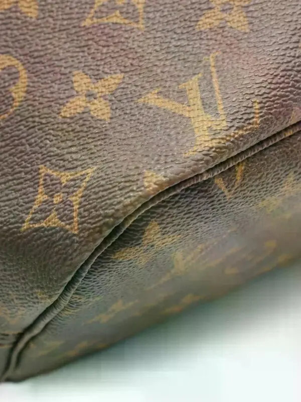 LOUIS VUITTON 2009 Neverfull Mm Monogram Tote Bag
