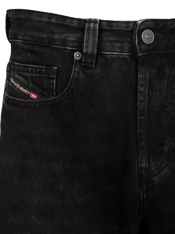 DIESEL® Relaxed Jeans Low Waist 2001 D-macro