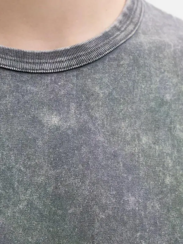 BEAMS Acid-wash T-shirt