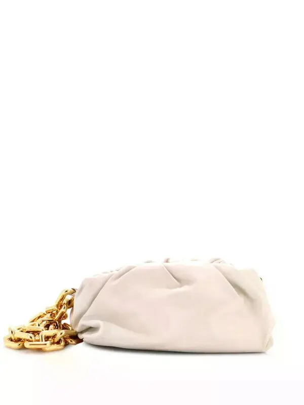 Bottega Veneta The Chain Pouch Leather Shoulder Bag - Neutrals