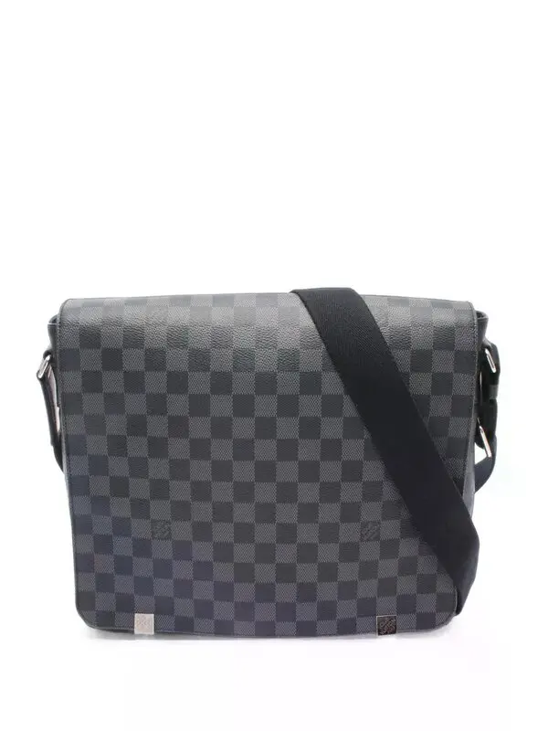 LOUIS VUITTON 2017 Mm District Messenger Bag - Grey