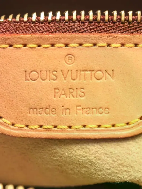 LOUIS VUITTON 2001 Mm Looping Monogram Tote Bag