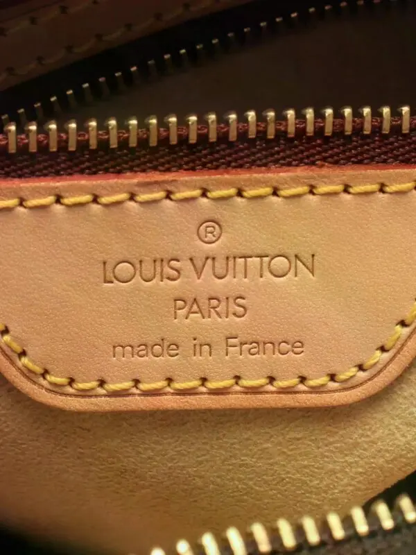 LOUIS VUITTON 2001 Mm Looping Monogram Tote Bag